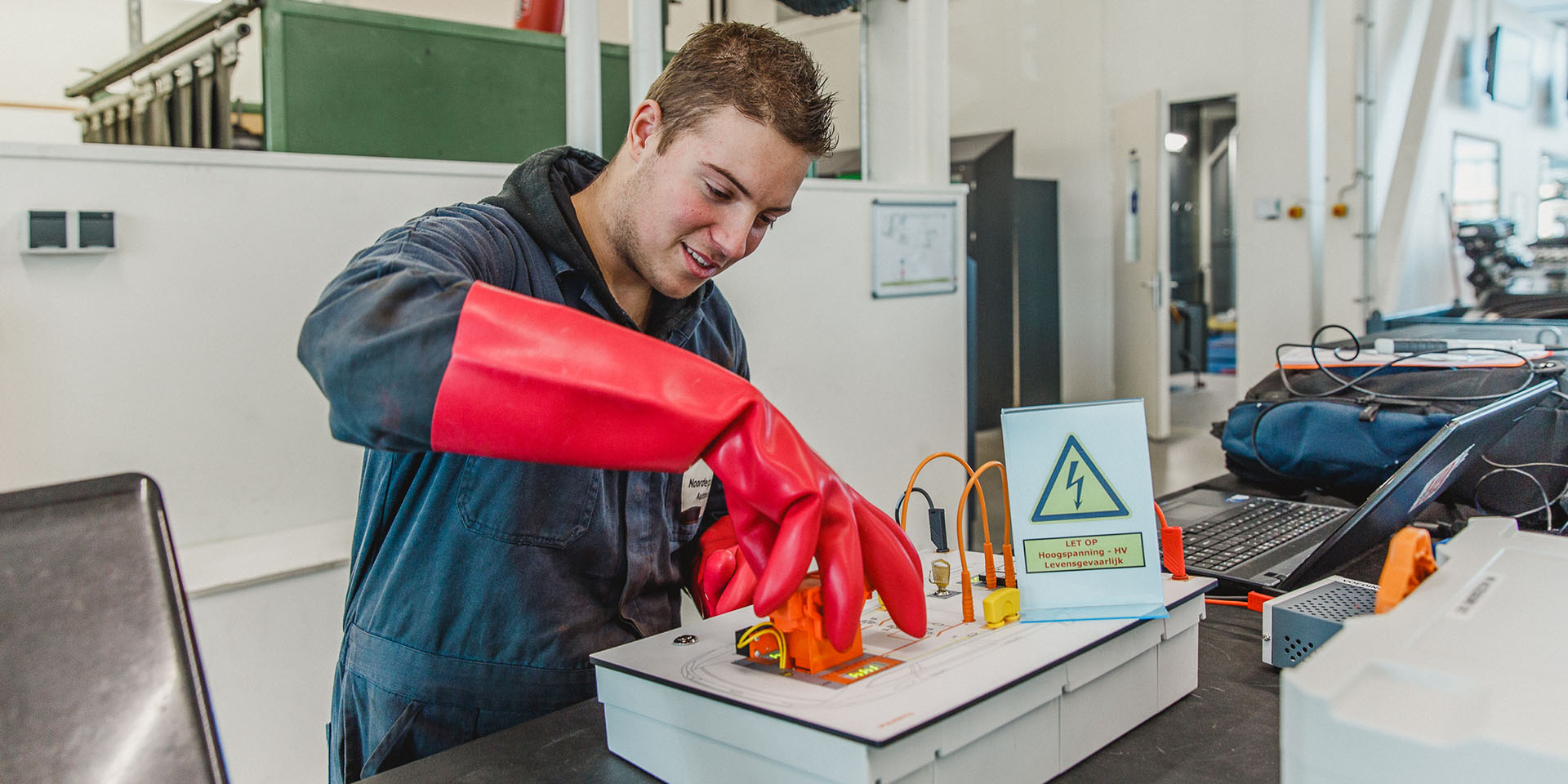 Technisch specialist voertuigen en mobiele werktuigen (personenauto’s ...